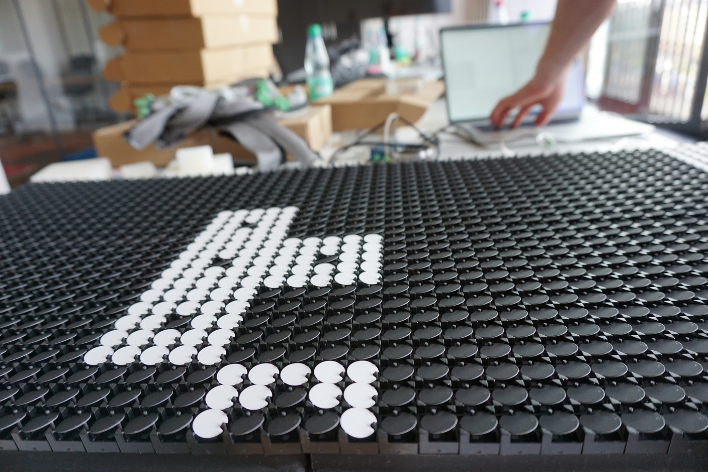 Game-Klassiker Snake auf dem Flip-Dot | neuland - Büro für Informatik